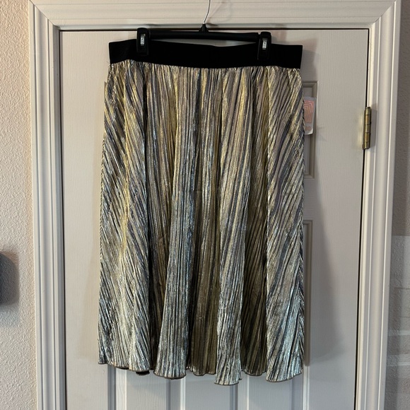 LuLaRoe | Skirts | Lularoe Jill Metallic Gold Pleated Midi Skirt 2xl ...